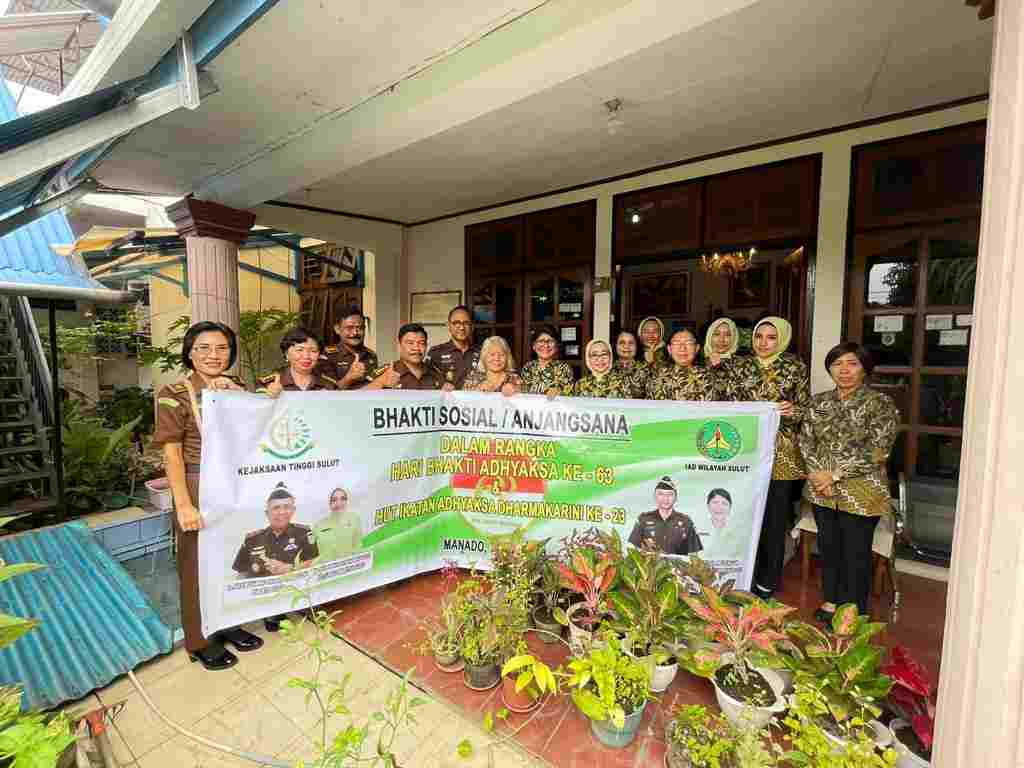 Didampingi Wakil Ketua IAD, Wakajati Sulut dan Wakil Ketua IAD Serahkan ...